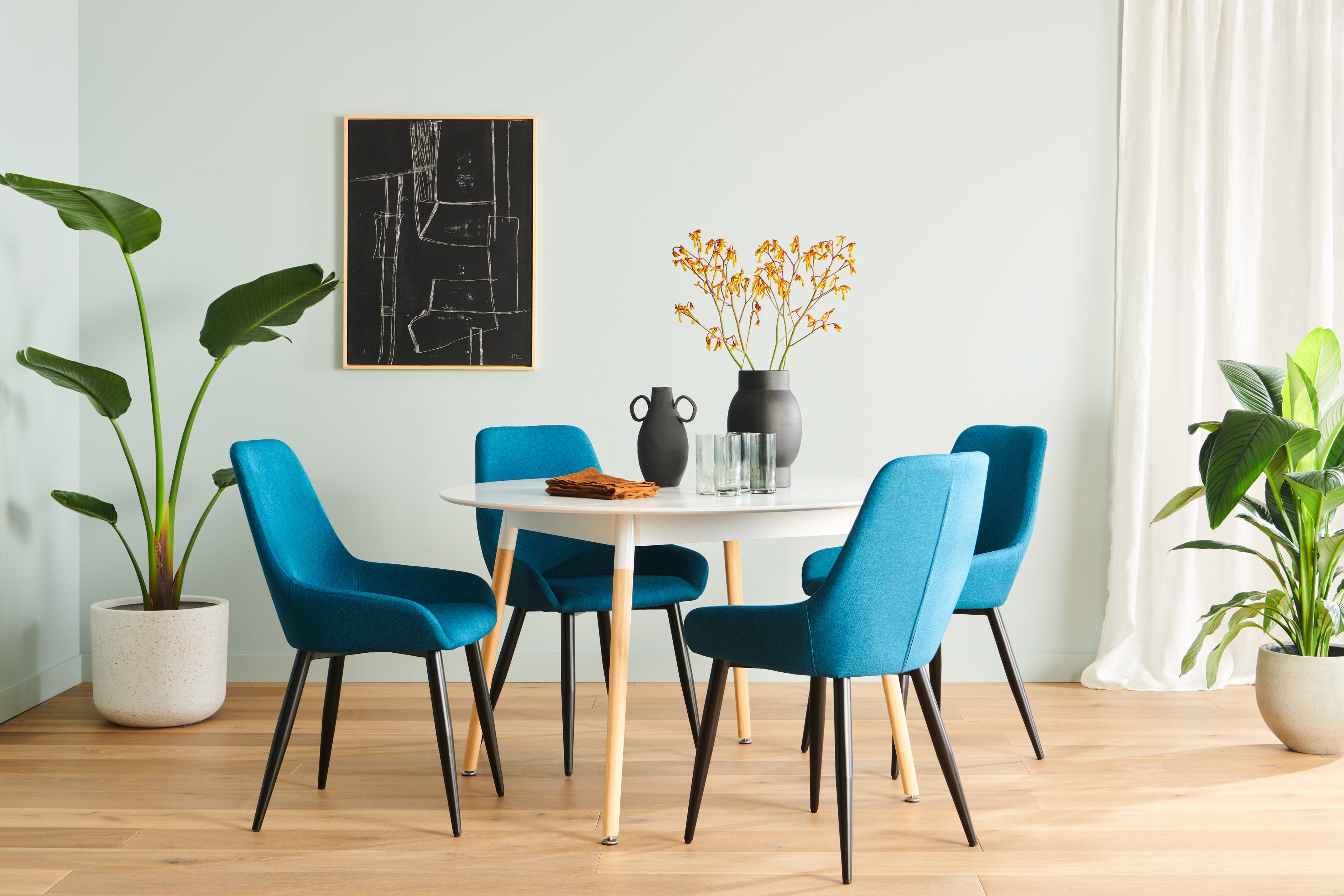 How to choose the perfect dining table – Groove Furniture